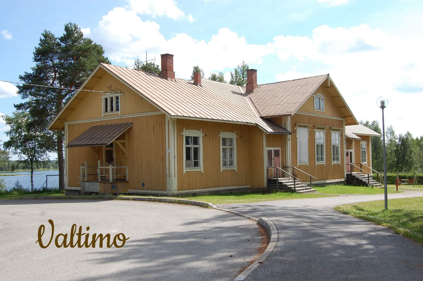 Lähellä.fi | Valtimon Puukoulun museon ja näyttelyjen avajaiset